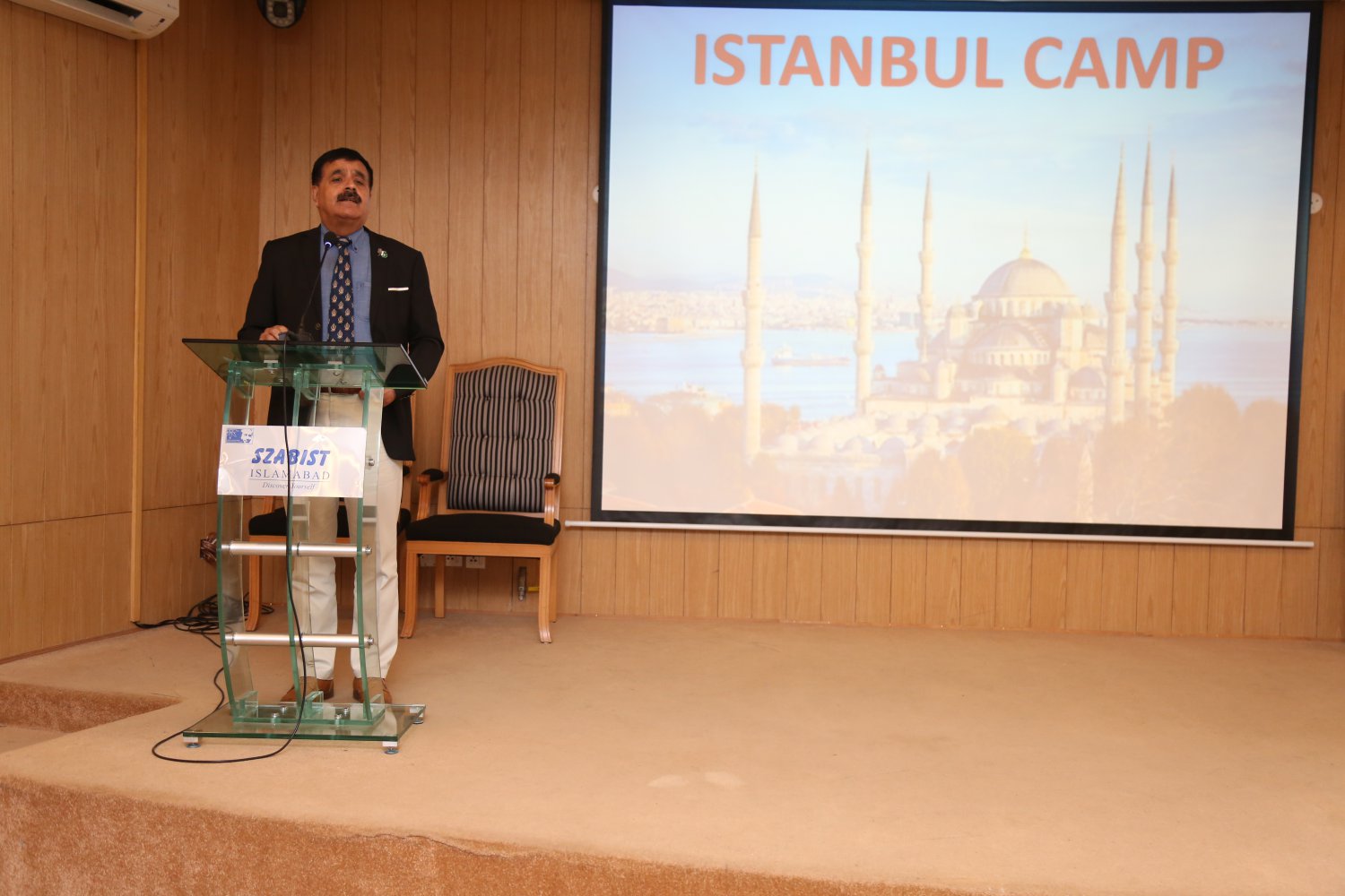 Executive Development Centre, SZABIST ISLAMBAD Corporate Finesse ...